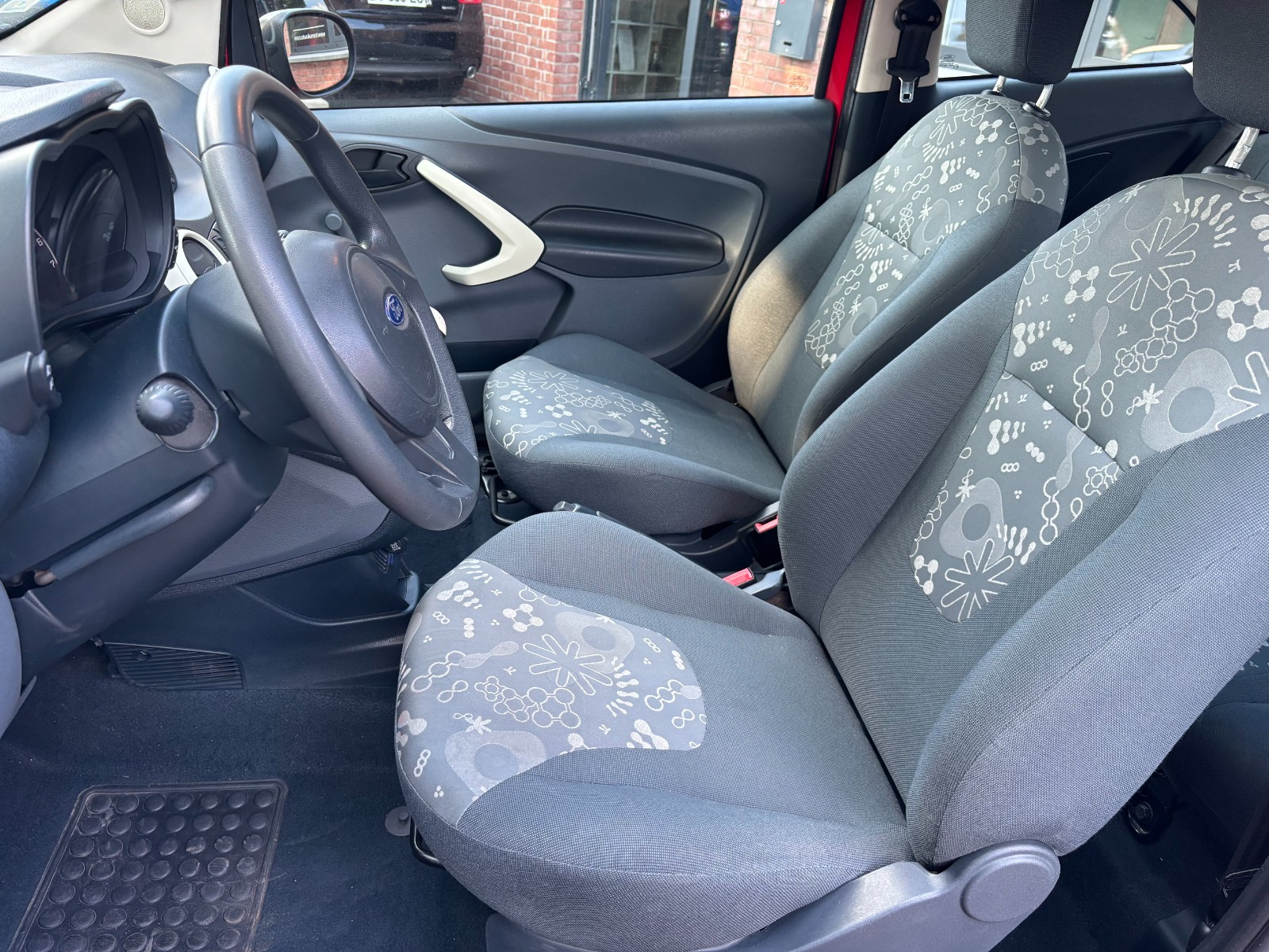 TRANSAKAUTO LILLE : Ford Ka 1.2 69 S&S Trend Wambrechies 59118 annonce 6060